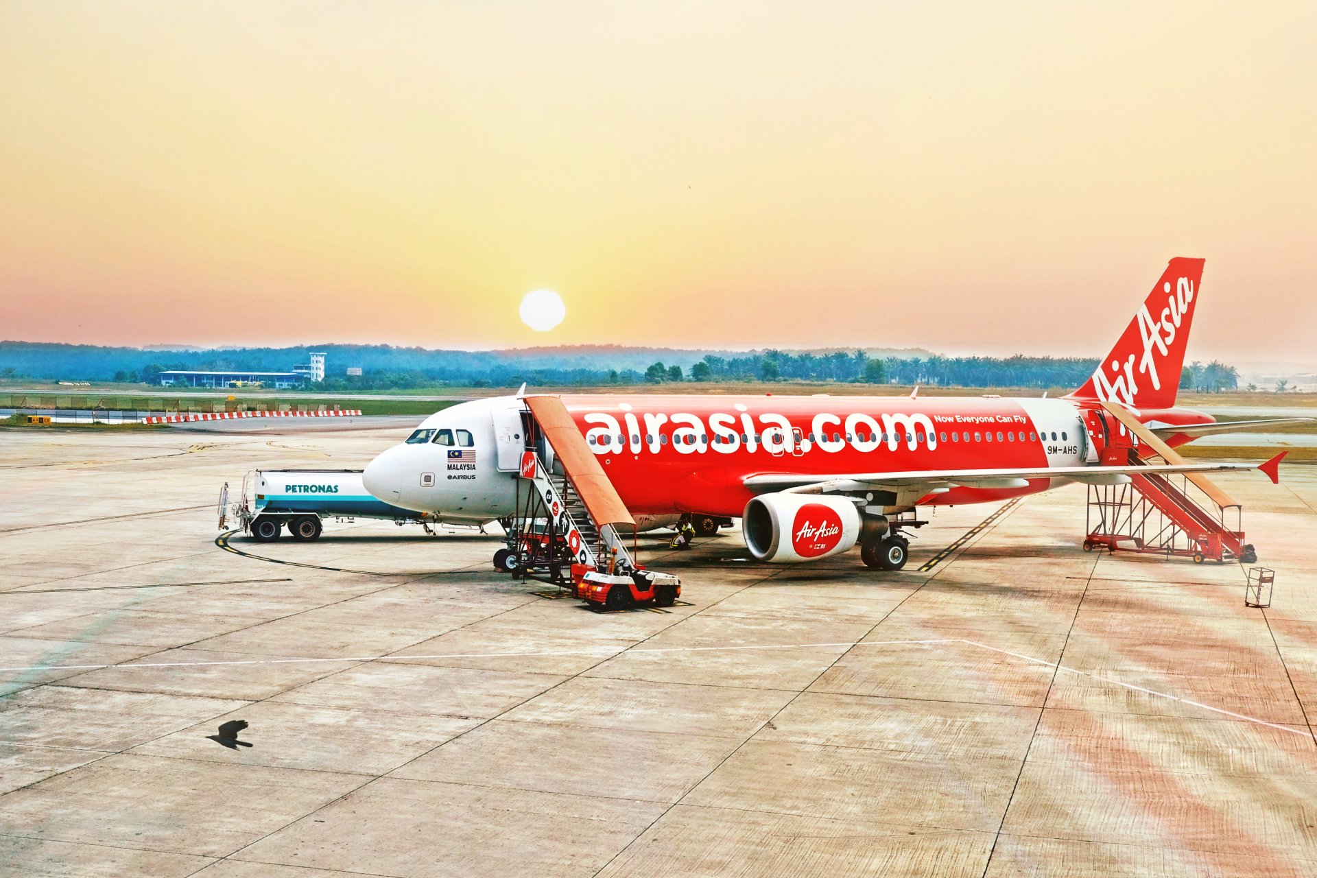 Airbus A320 at Airport - Stunning HD Passenger Plane Wallpaper by StockSnap