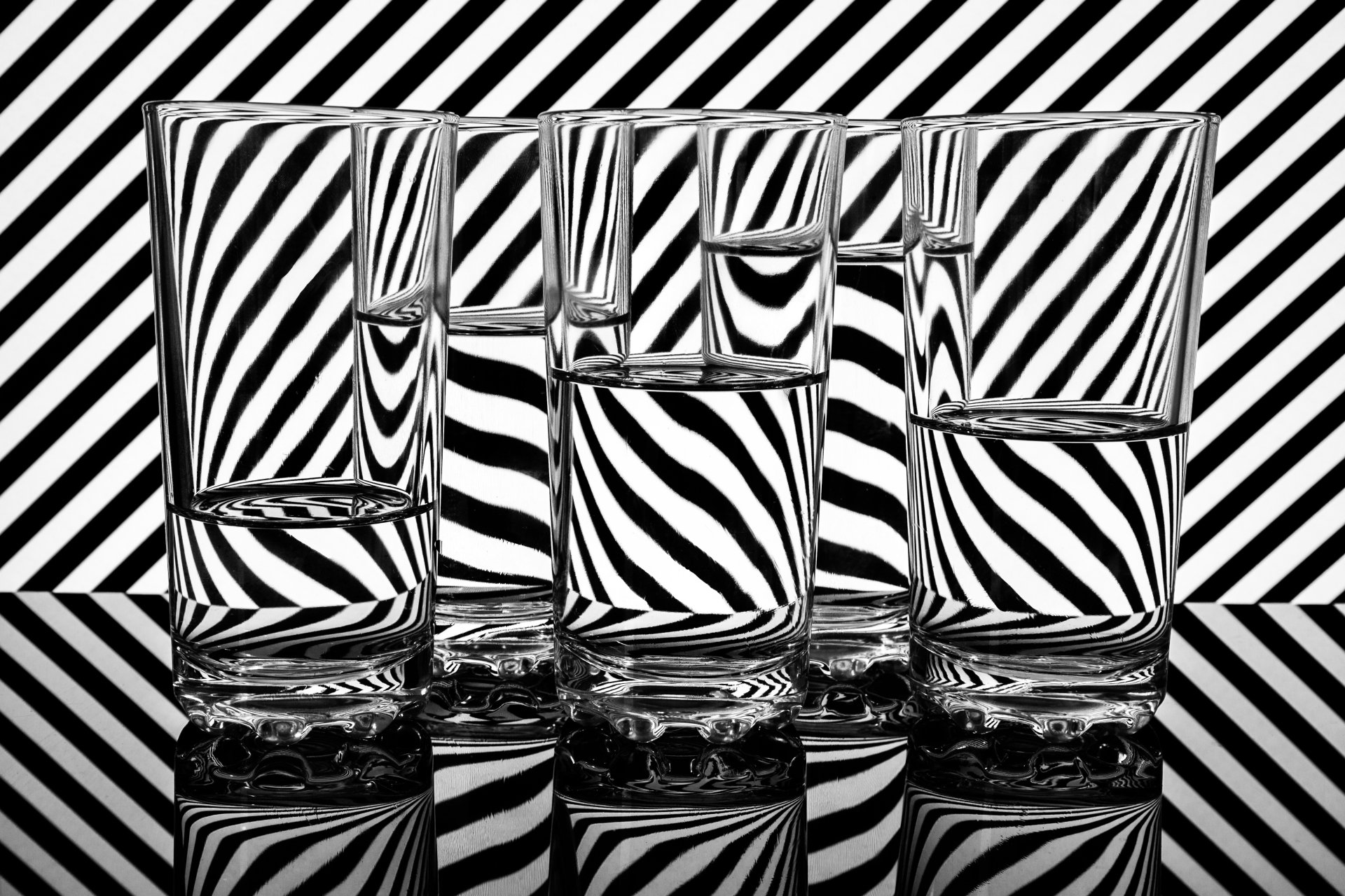 4K Ultra HD Black & White Glass Reflections: Man-Made Optical Illusions ...