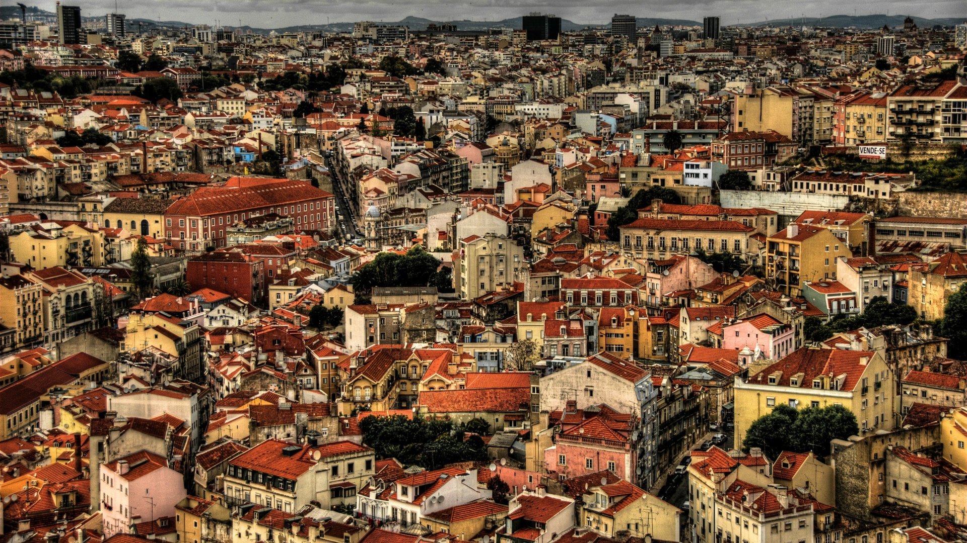 Timeless Urban Tapestry: 4K Ultra HD Cityscape of Historic Houses