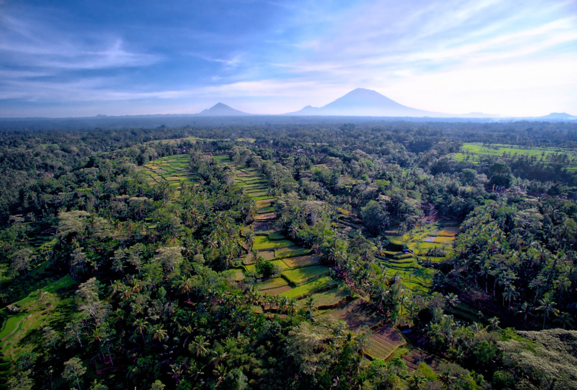 Bali Volcano Vista: Stunning 4K Ultra HD Indonesian Nature Landscape
