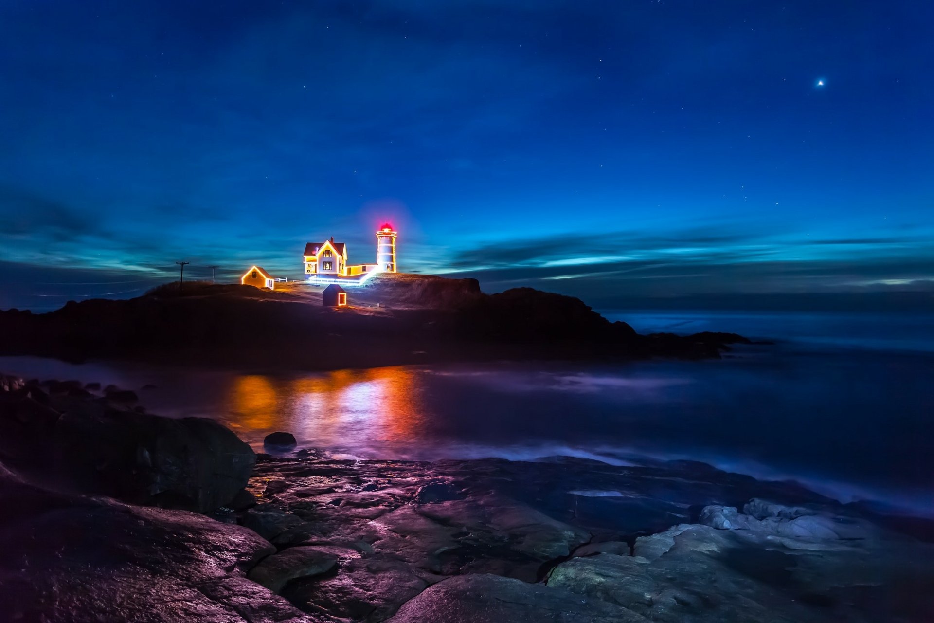 Download Ocean Light Night Man Made Lighthouse HD Wallpaper