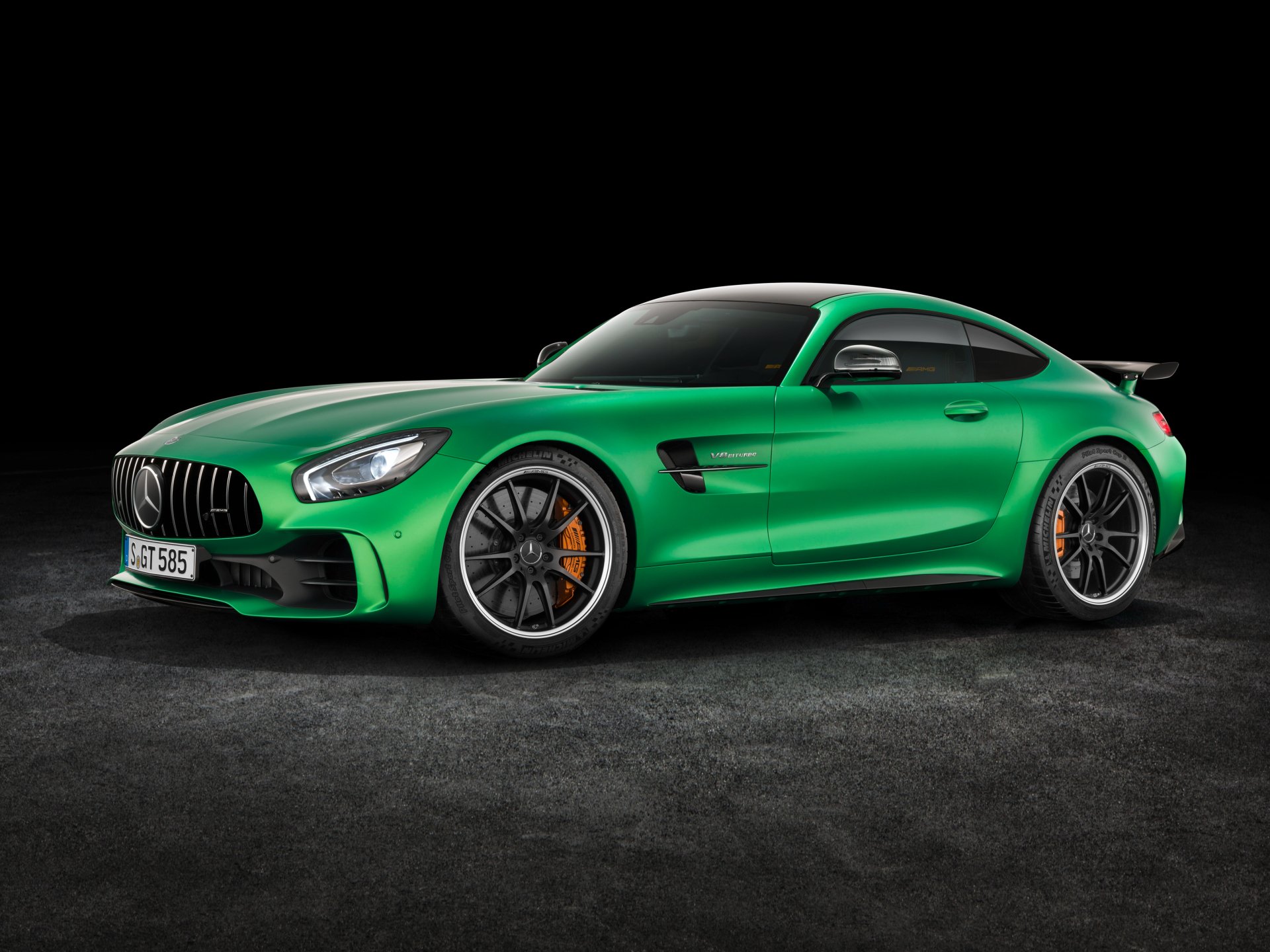 Emerald Green Mercedes‑AMG GT — 4K Ultra HD Wallpaper
