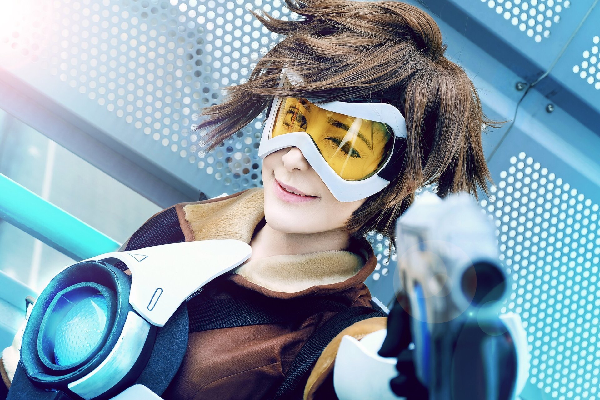 HD Wallpaper of Tracer Cosplay from Overwatch | 2448x1632 | Wallpaper Abyss