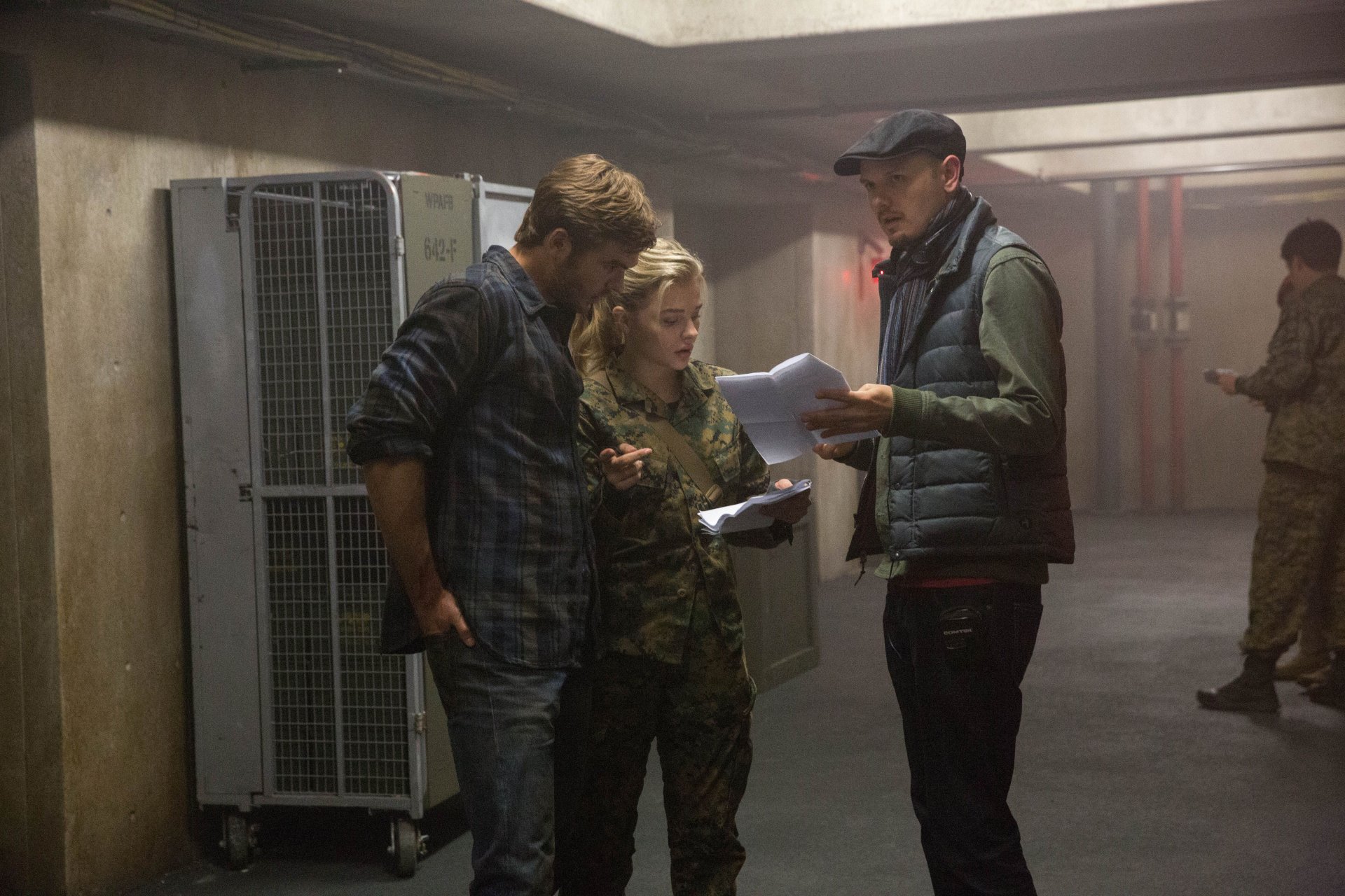 Download Alex Roe Chloë Grace Moretz Movie The 5th Wave 4k Ultra HD ...