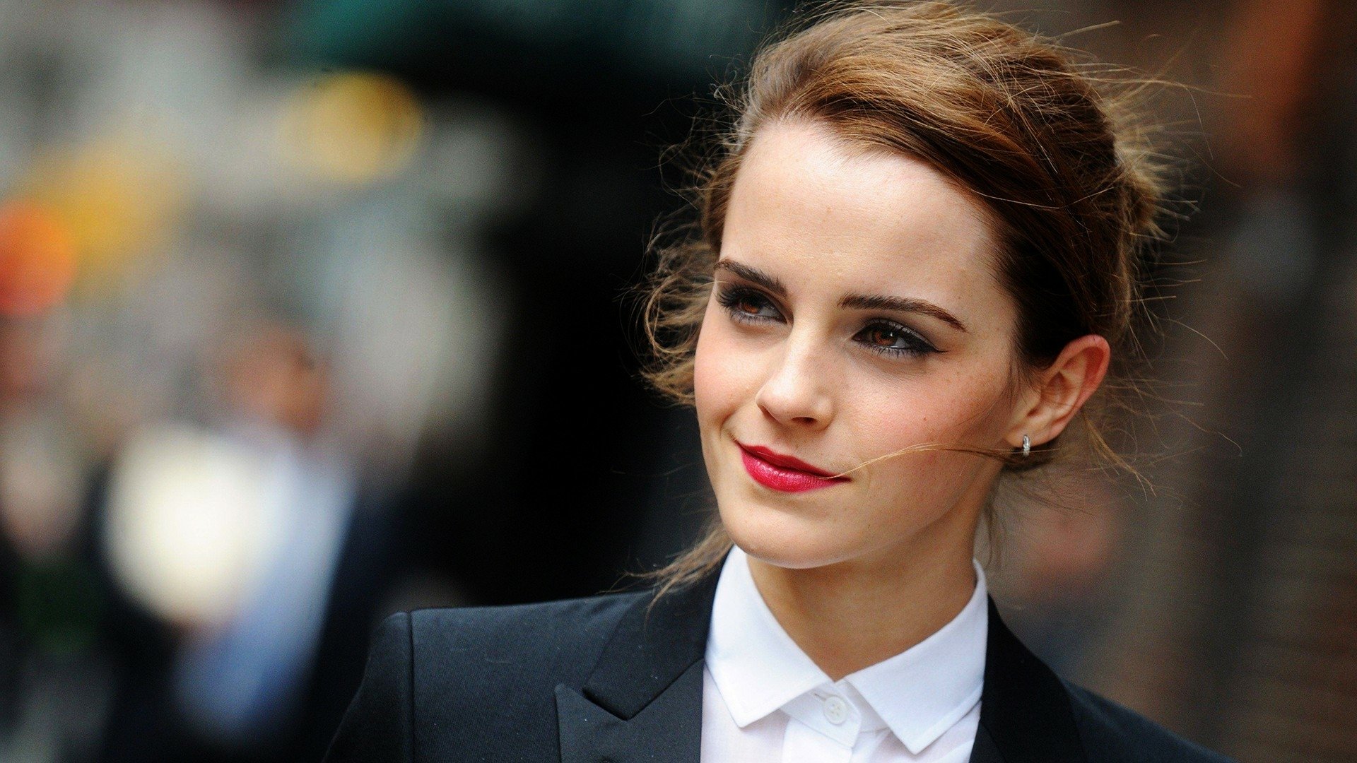 Emma Watson HD Wallpaper: A Stunning Celebrity Moment | 1920x1080 ...