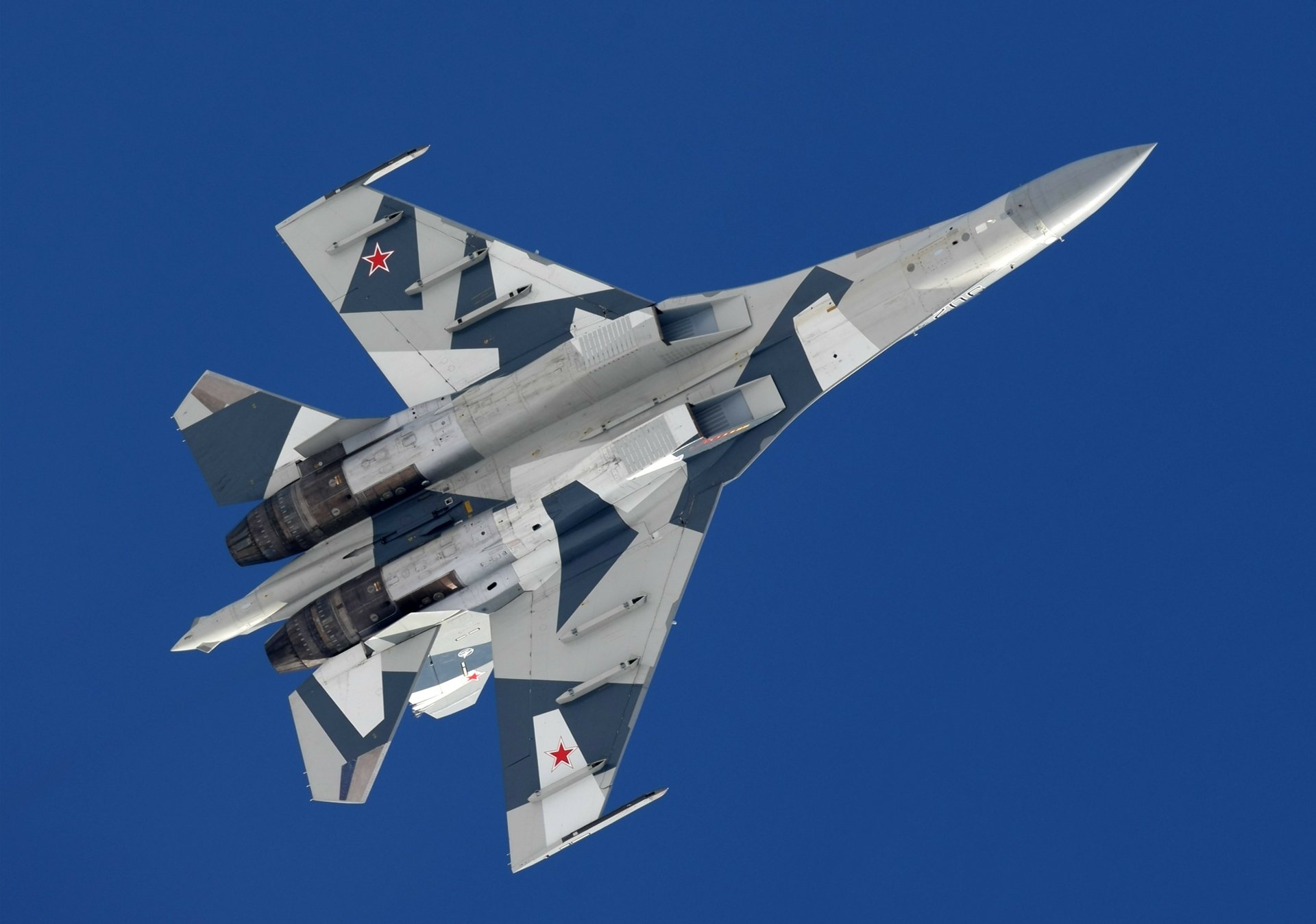Sukhoi Su-35: 4K Ultra HD Wallpaper of a Powerful Jet Fighter