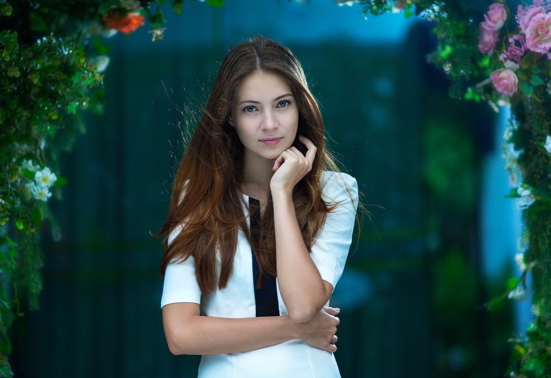 Download Brunette Woman Model HD Wallpaper