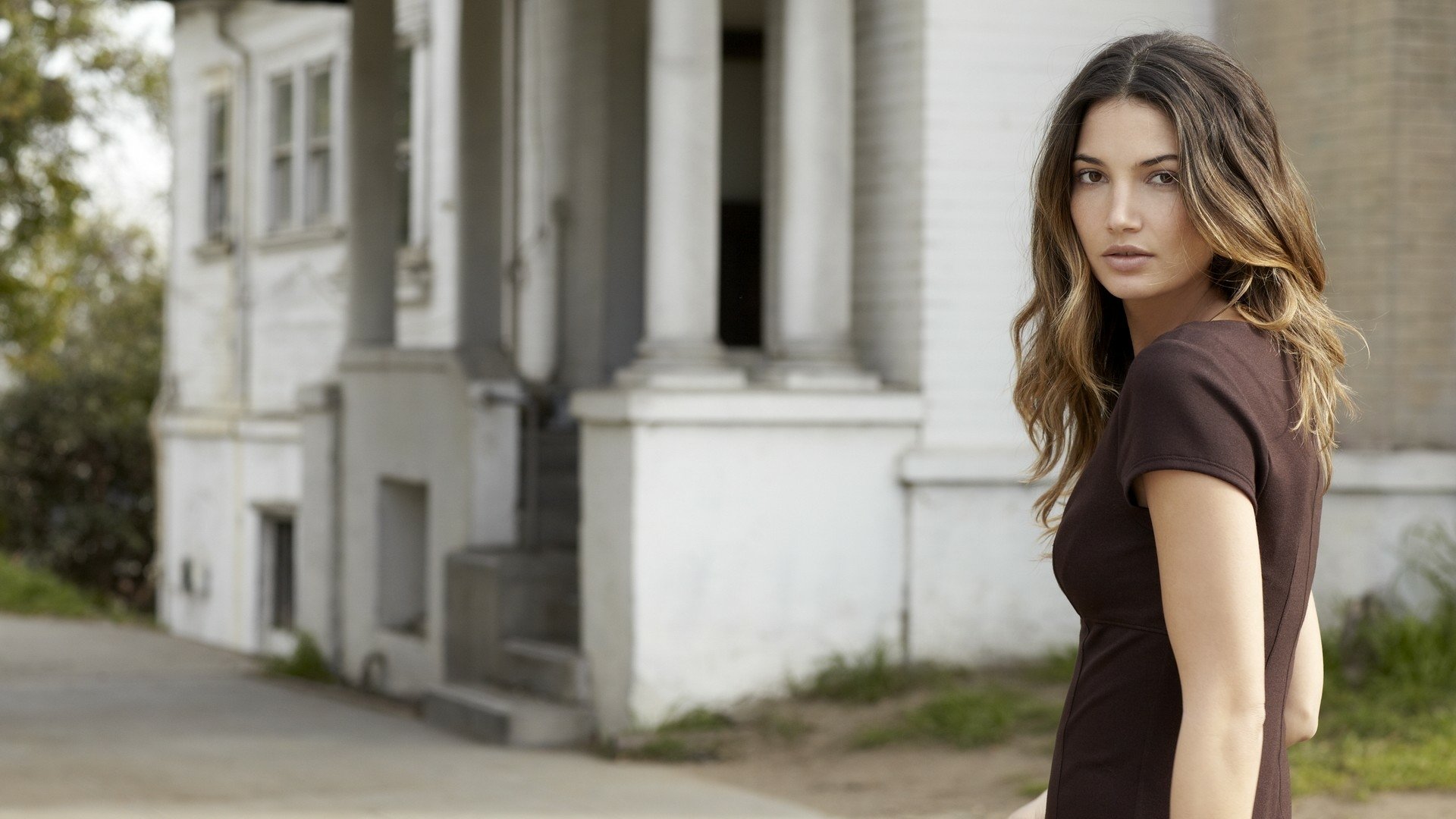 Elegant Woman Model - HD Wallpaper