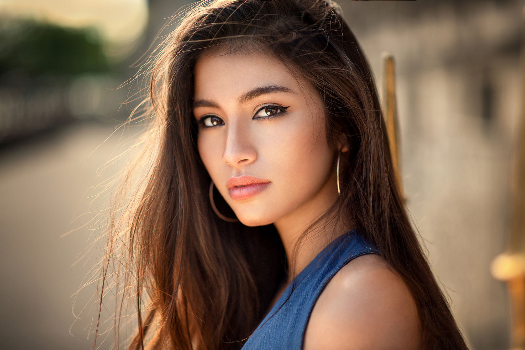 Download Brunette Brown Eyes Woman Model HD Wallpaper