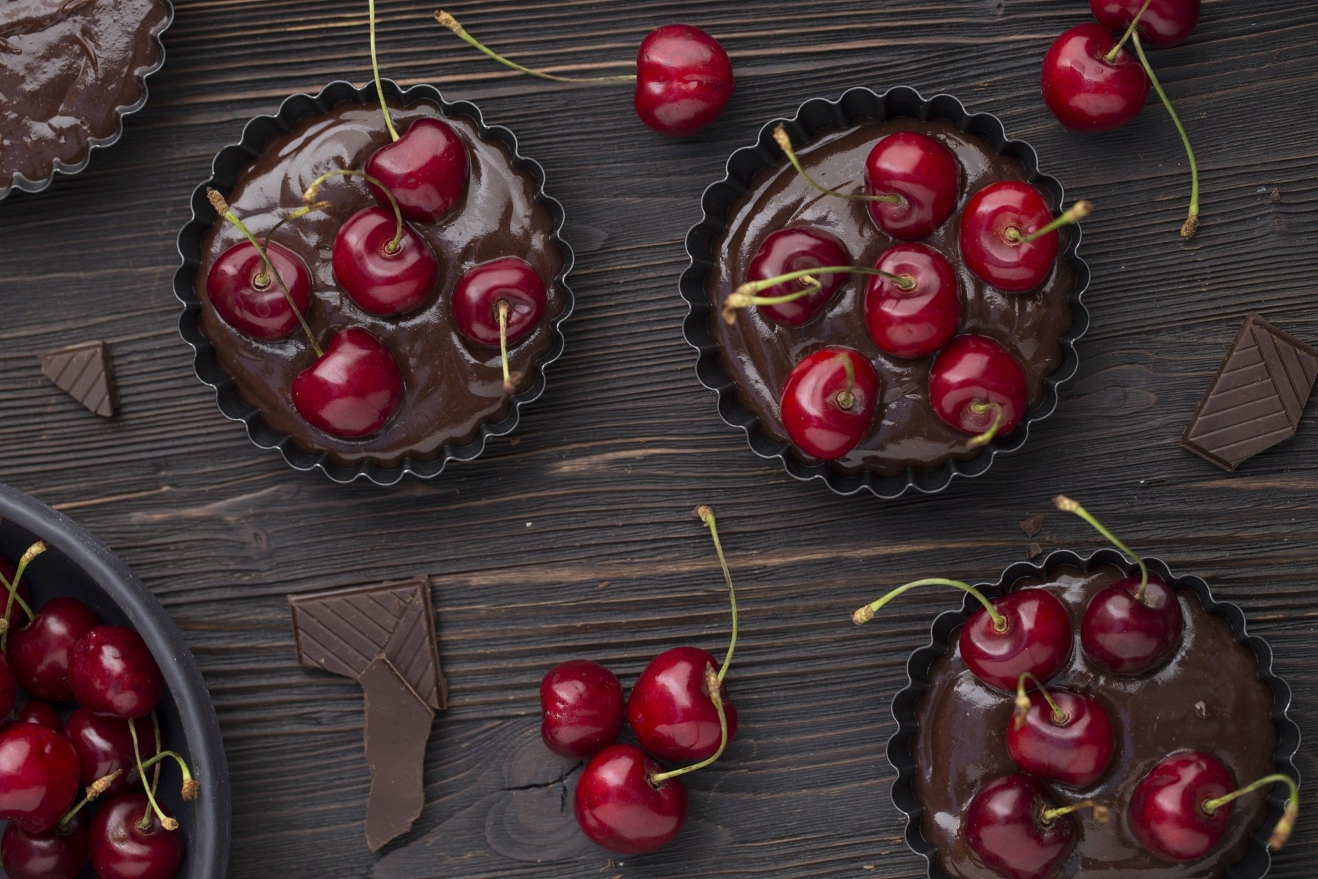Decadent Chocolate Cherry Pastry Delight – HD Dessert Still Life Wallpaper