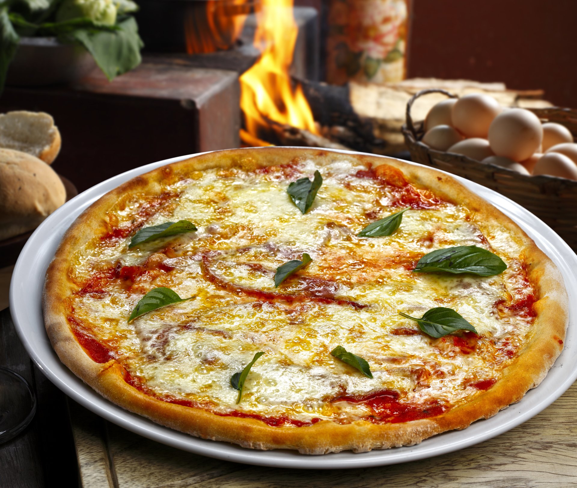 Download Still Life Food Pizza 4k Ultra HD Wallpaper