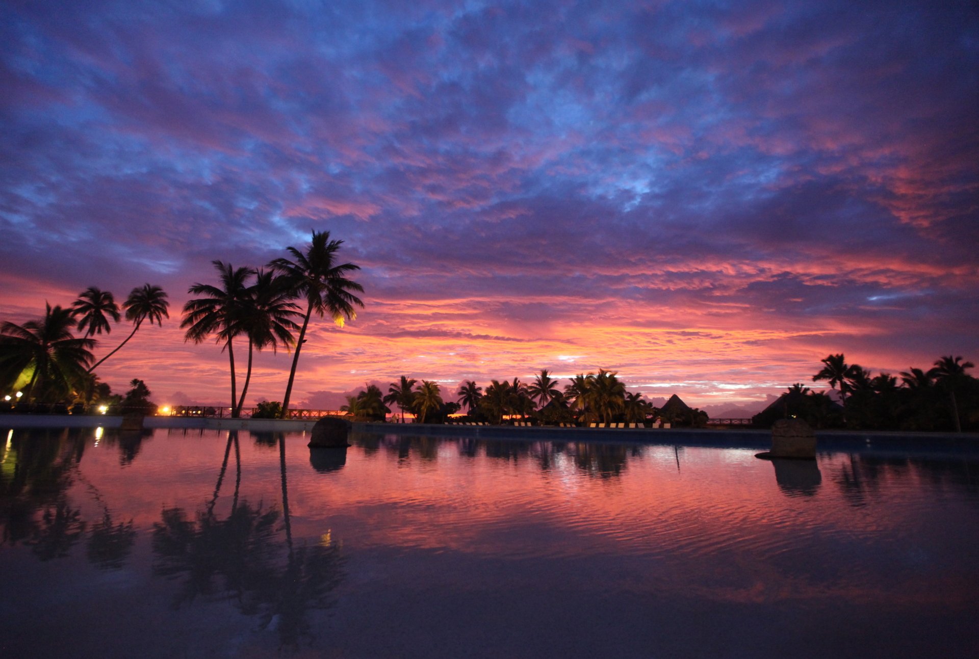 Bora Bora Sunset Reflection: 4K Ultra HD Resort Pool Sky Wallpaper