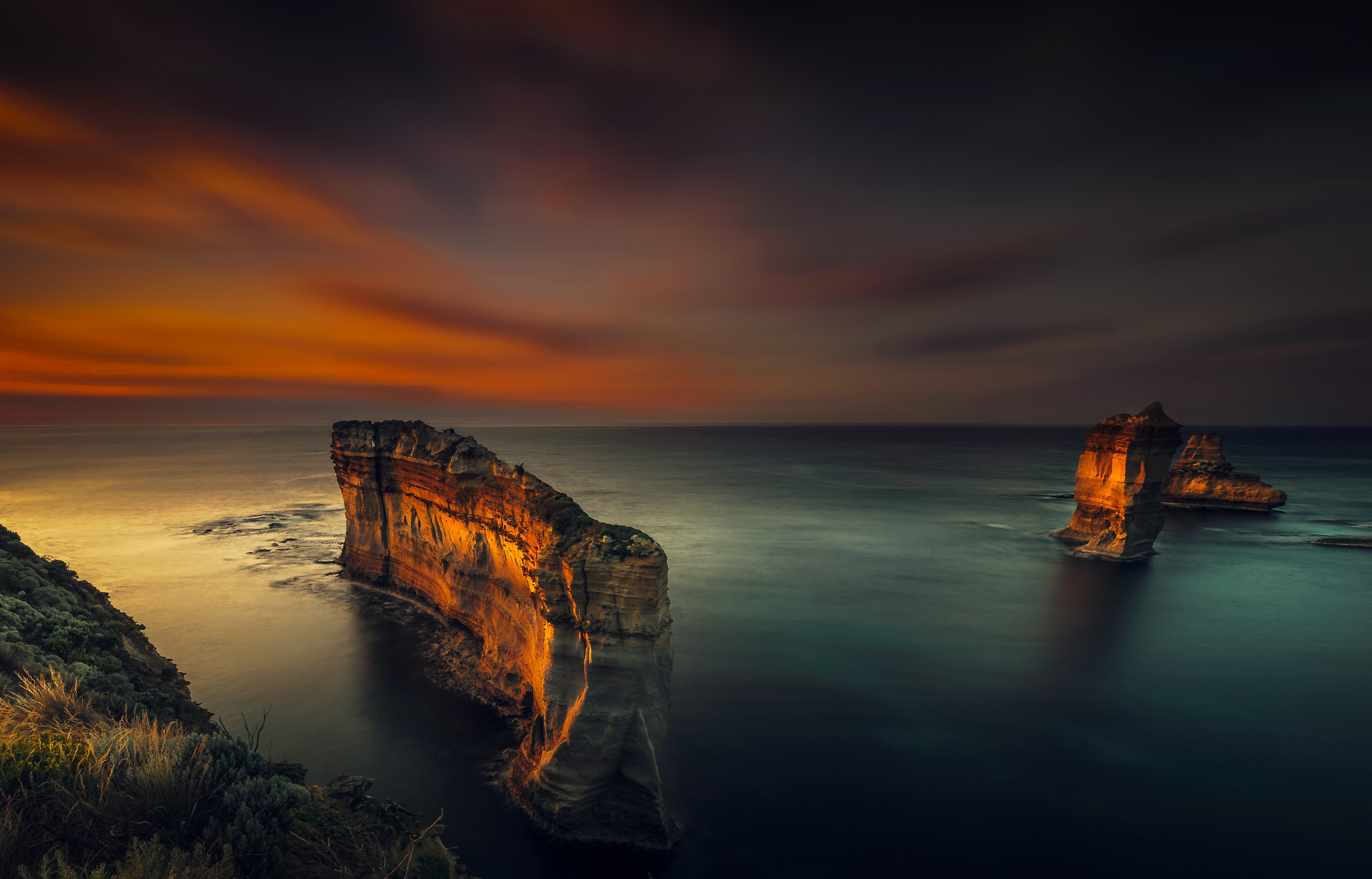 Majestic Cliffside at Dusk - 4K Ultra HD Wallpaper