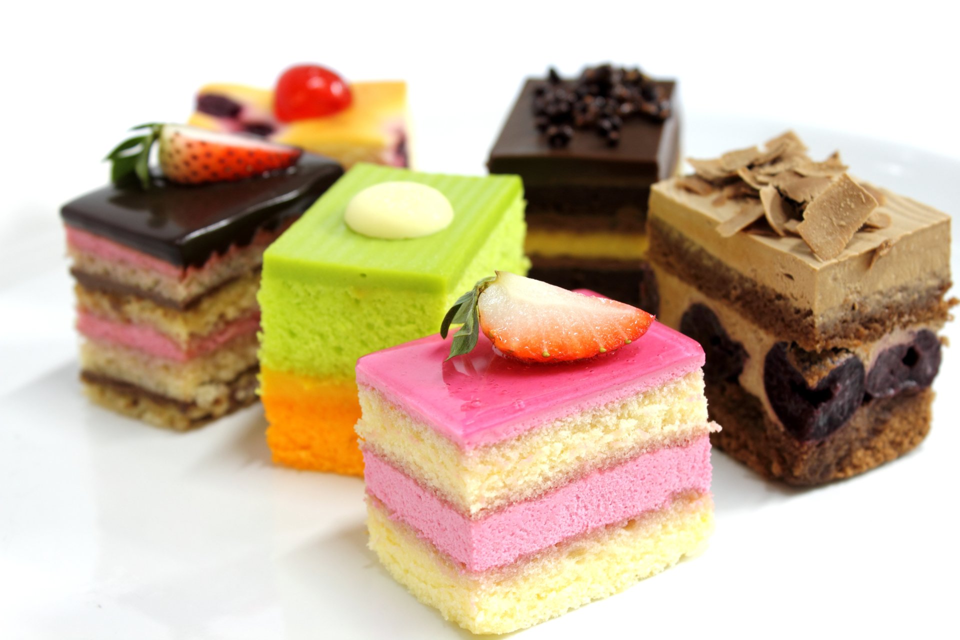 Decadent 4K Pastry Delight: Vibrant Cakes & Irresistible Desserts