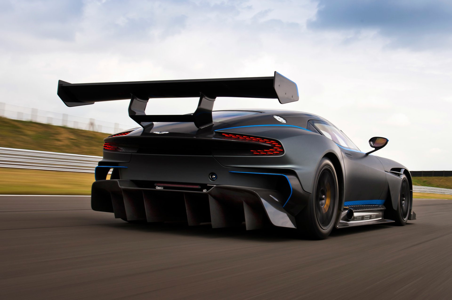 Aston Martin Vulcan — Ultimate HD Supercar Wallpaper