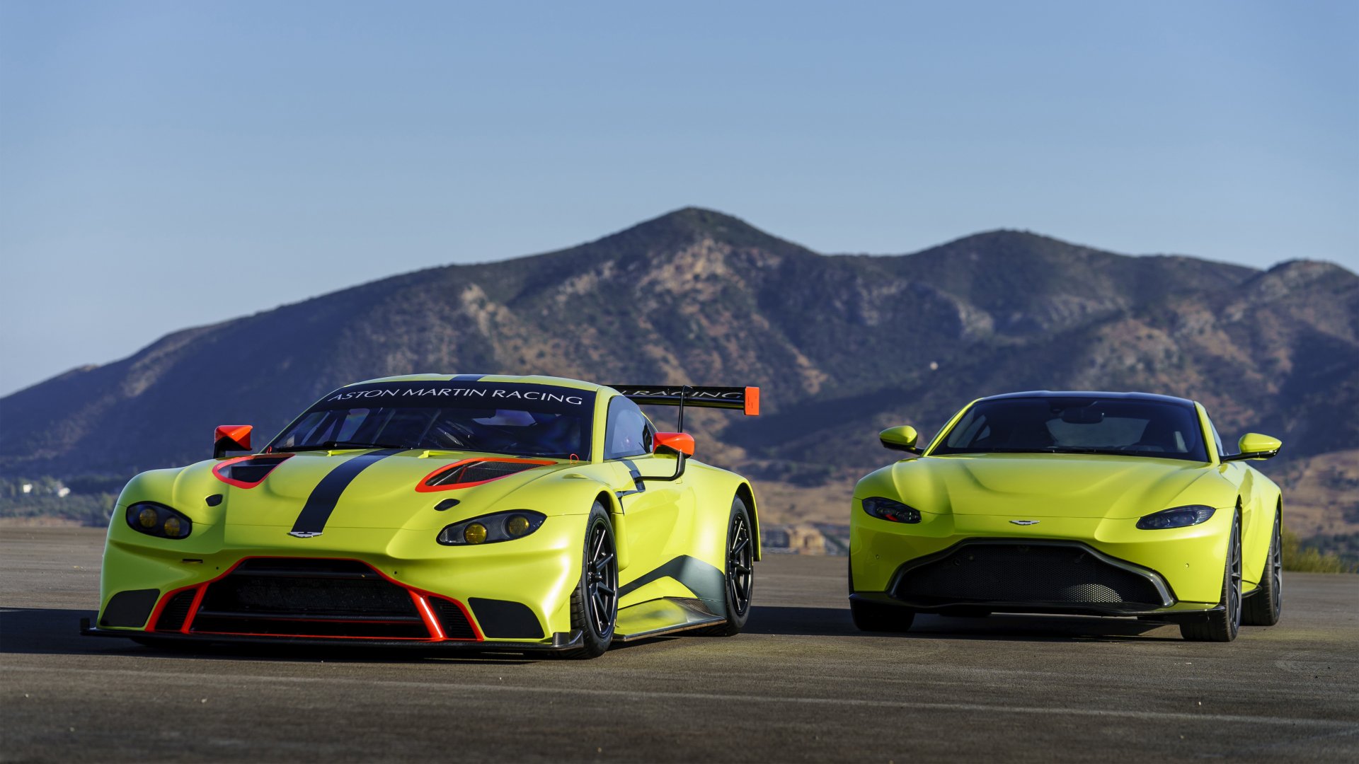 Download Aston Martin Vantage Race Car Aston Martin Vehicle Aston ...