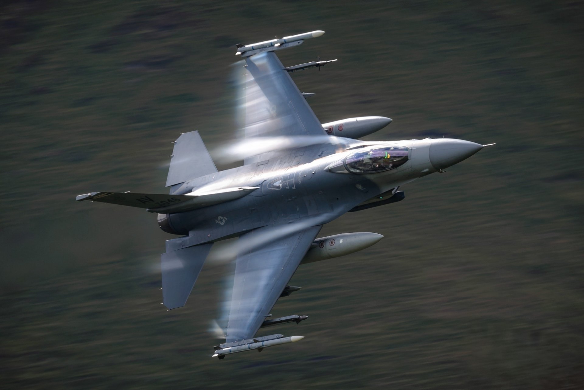 F-16 Fighting Falcon Warplane: HD Jet Fighter in Action | 1928x1287 ...