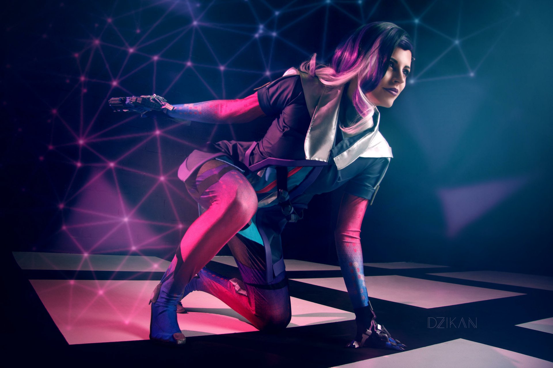Sombra HD Cosplay: Stunning Overwatch Woman in Action by Dzikan