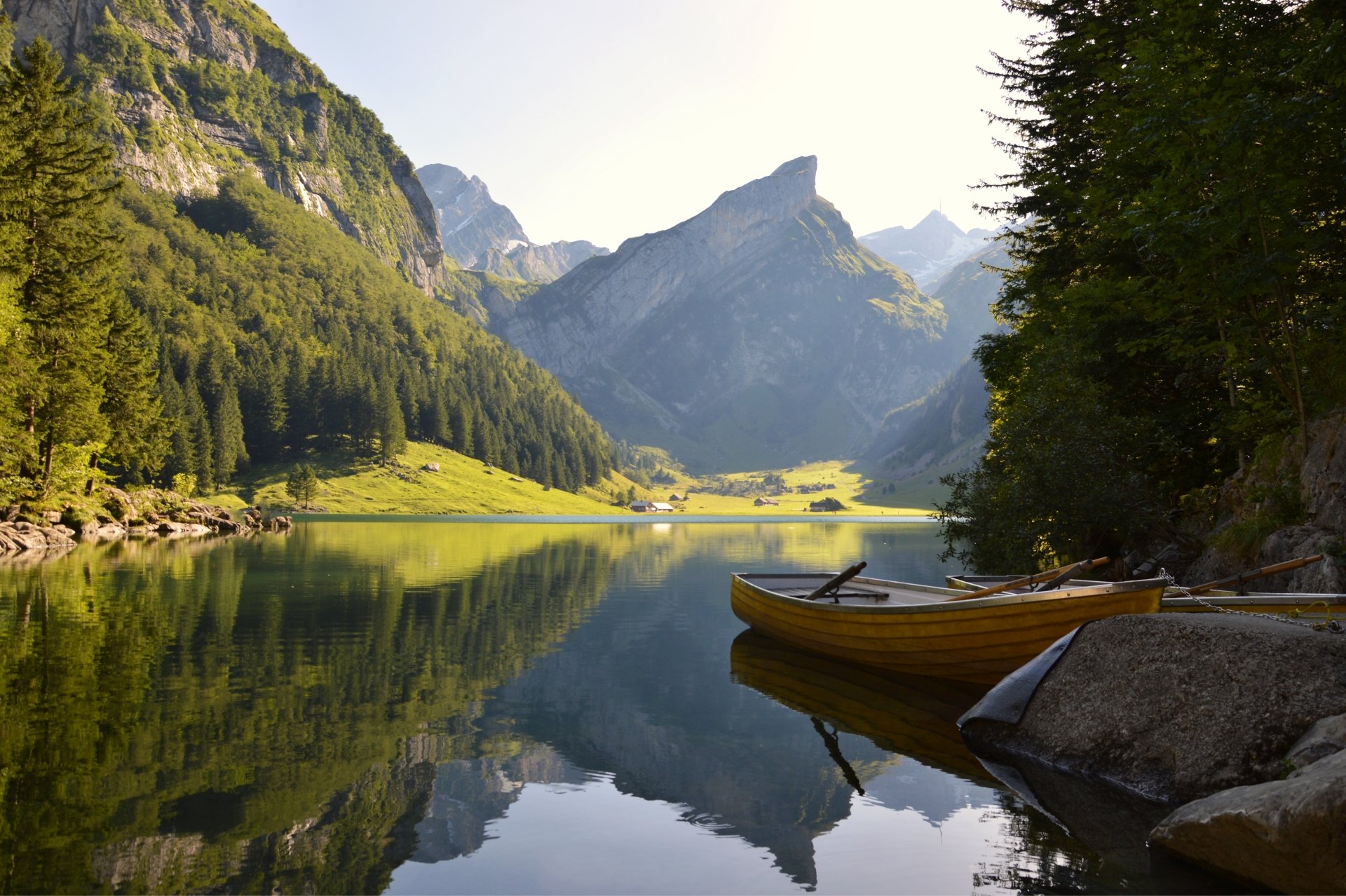 4K Ultra HD Lake View: Serene Boat and Majestic Mountain Landscape by ...