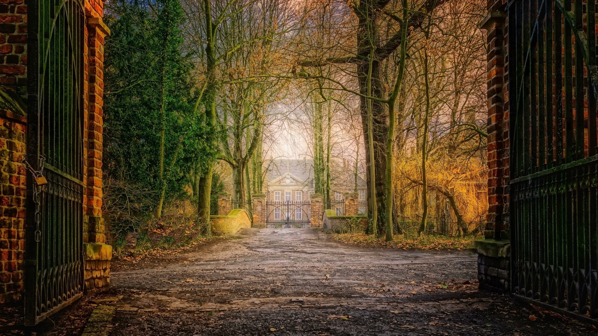 Gateway to Timeless Serenity: 4K Ultra HD House Entrance View